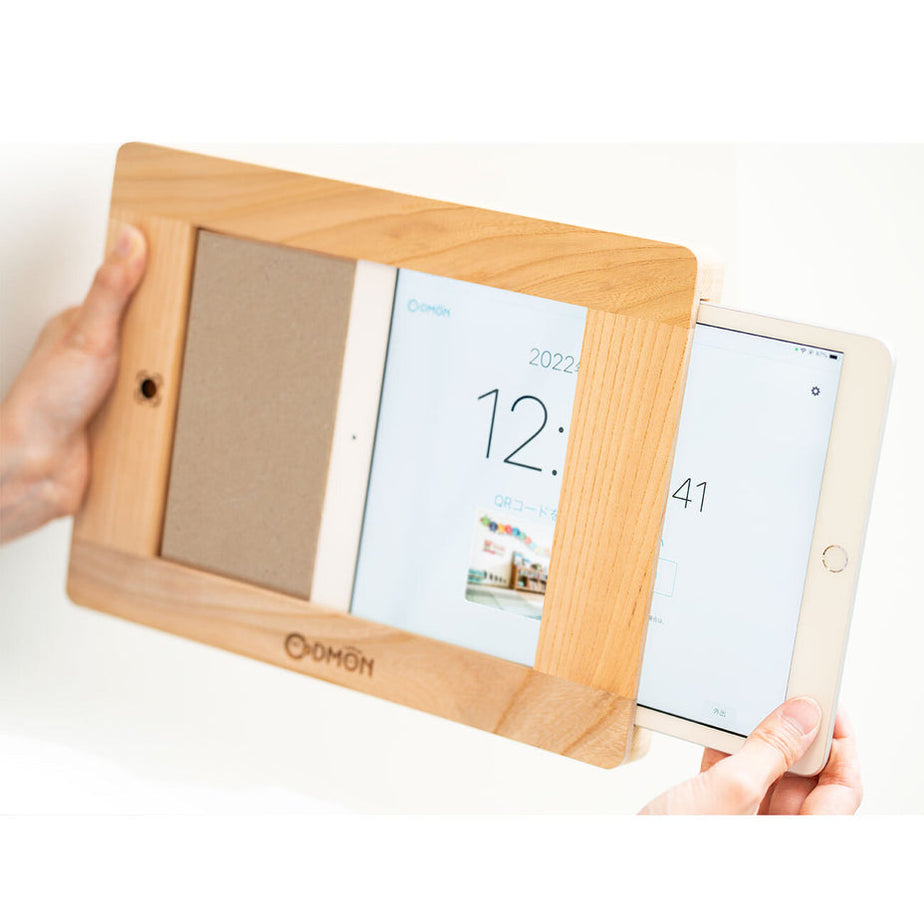 木のぬくもり感じるiPad専用木製スタンド「CoVAcO」（第9/8/7世代 10.2インチiPad対応） — コドモンストア
